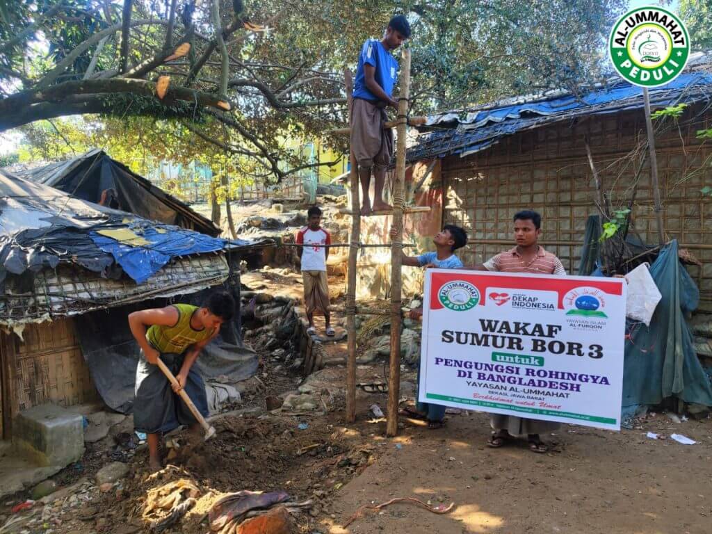 Al Ummahat Peduli Wakaf Sumur Bor Ke 3 Untuk Pengungsi Rohingya Di Bangladesh - Yayasan Al-Ummahat